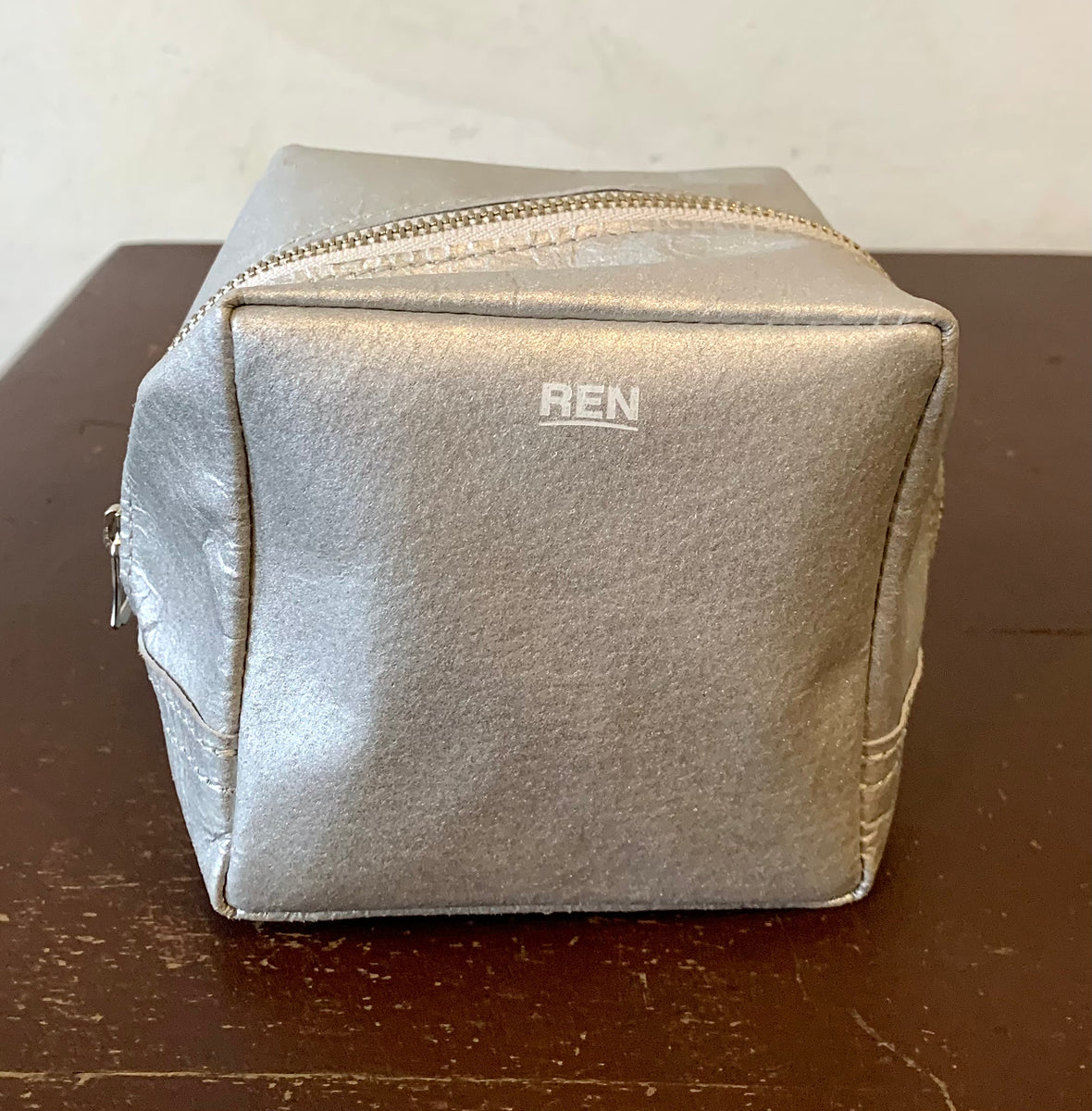 Cube Pouch – E.S.S